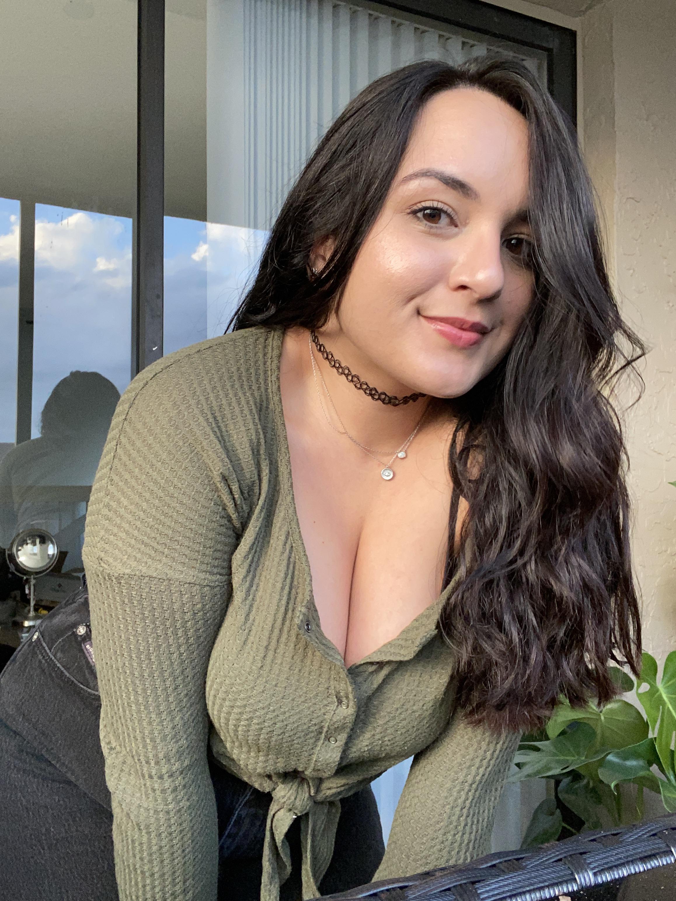 Took a mini photo shoot because I felt hot so curious to know what you think (24F) | Scrolller