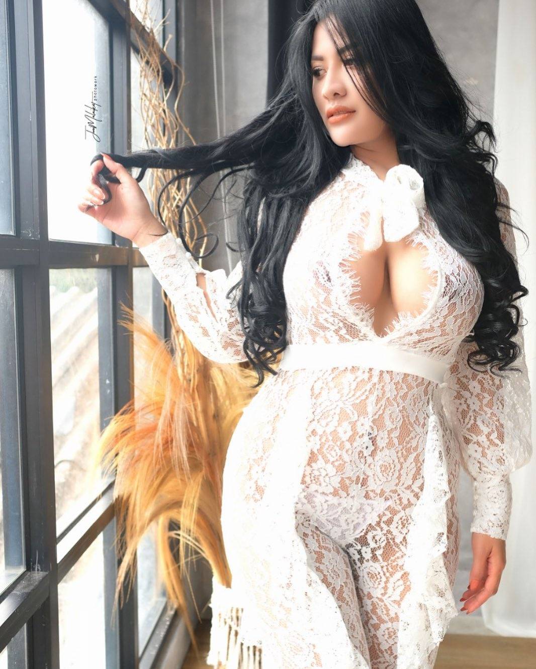 Transparent | Scrolller