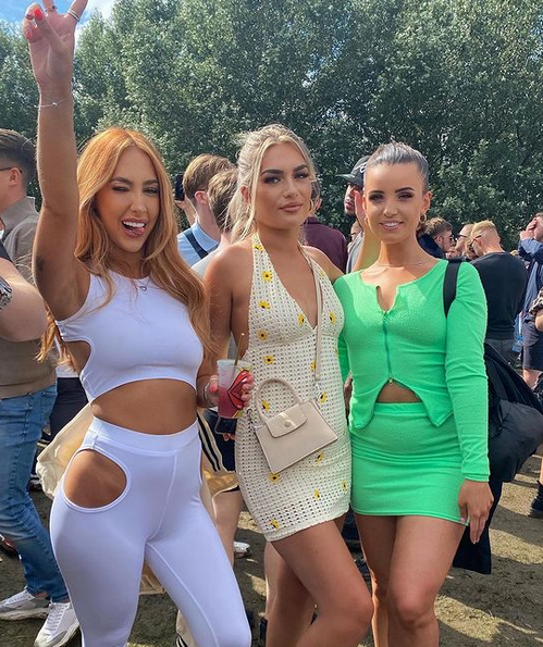 Trio [3] | Scrolller