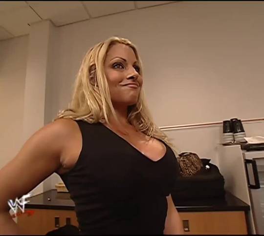 Trish Stratus' Beautiful 🍑 | Scrolller