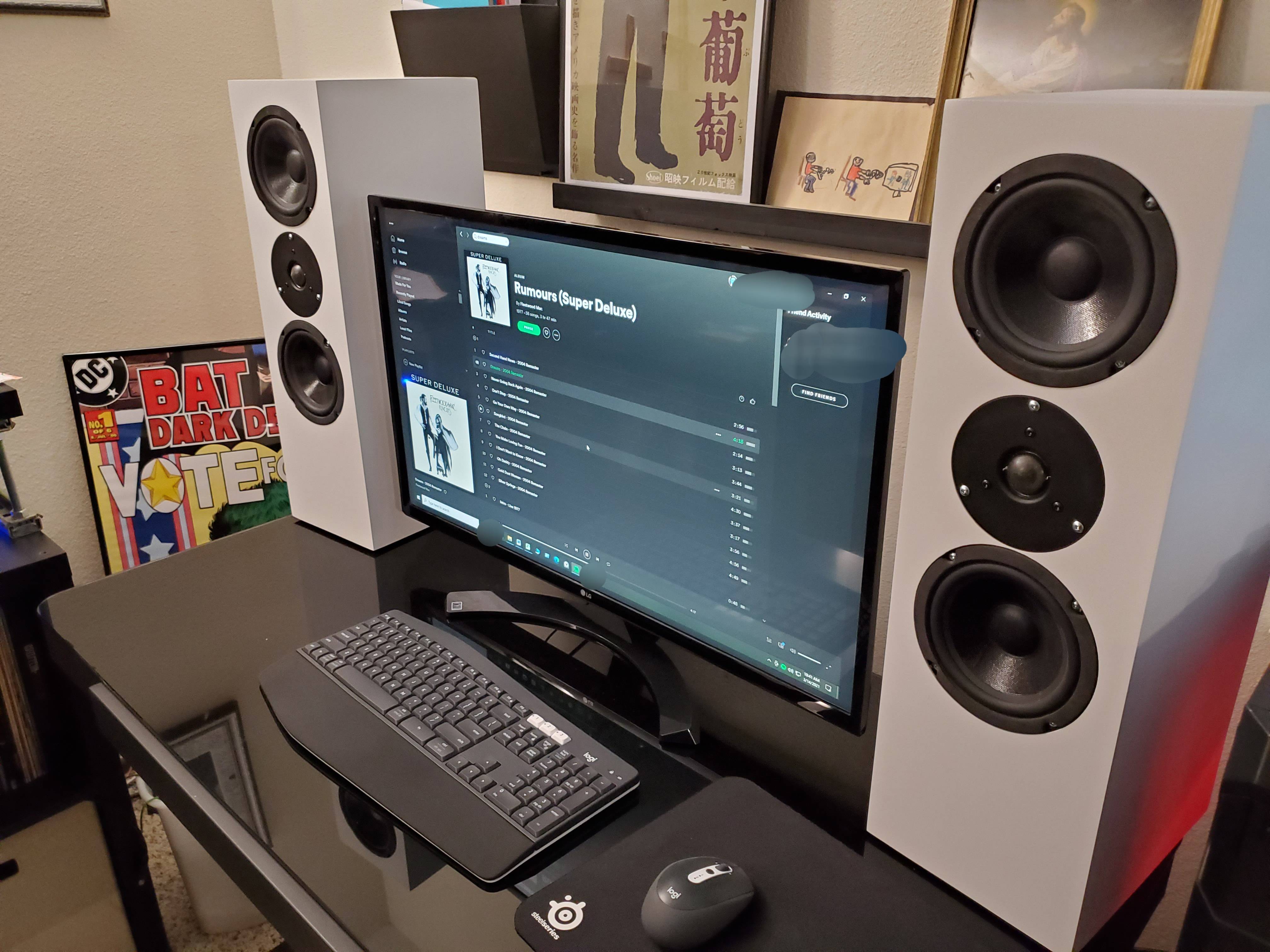 Tritrix on the Desk | Scrolller