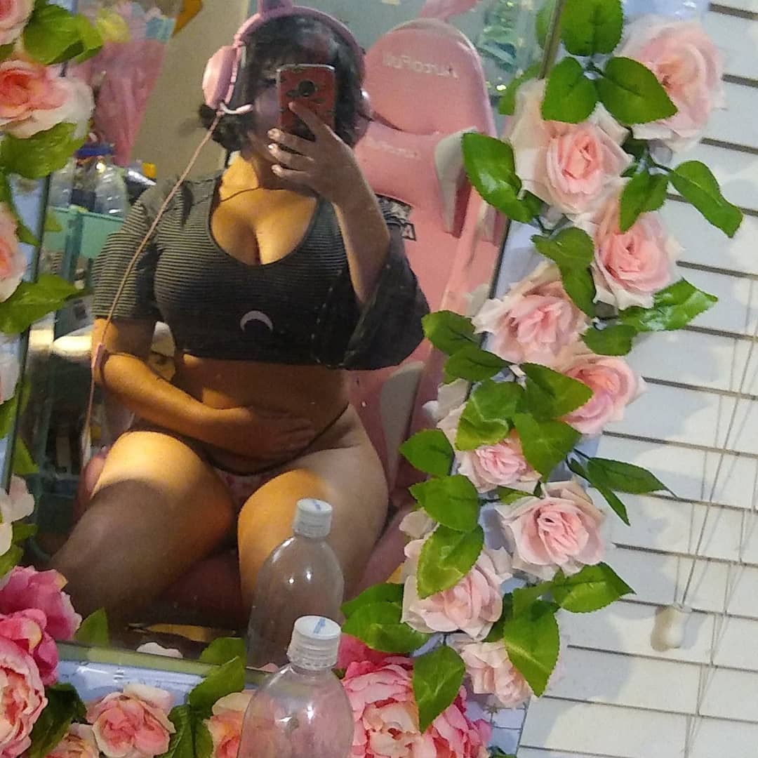 Trying to keep it tight | Scrolller