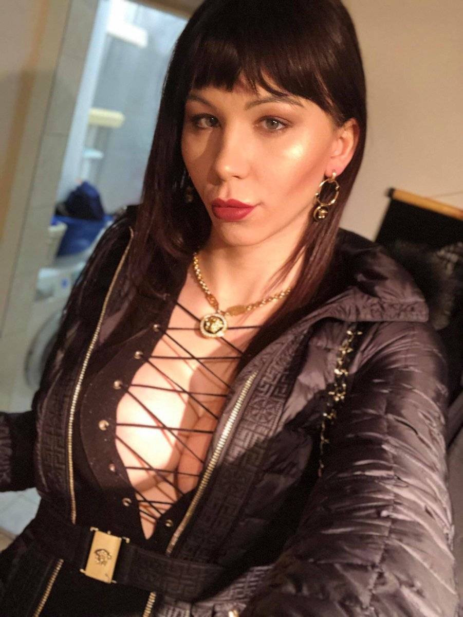 TS Bailey Paris | Scrolller