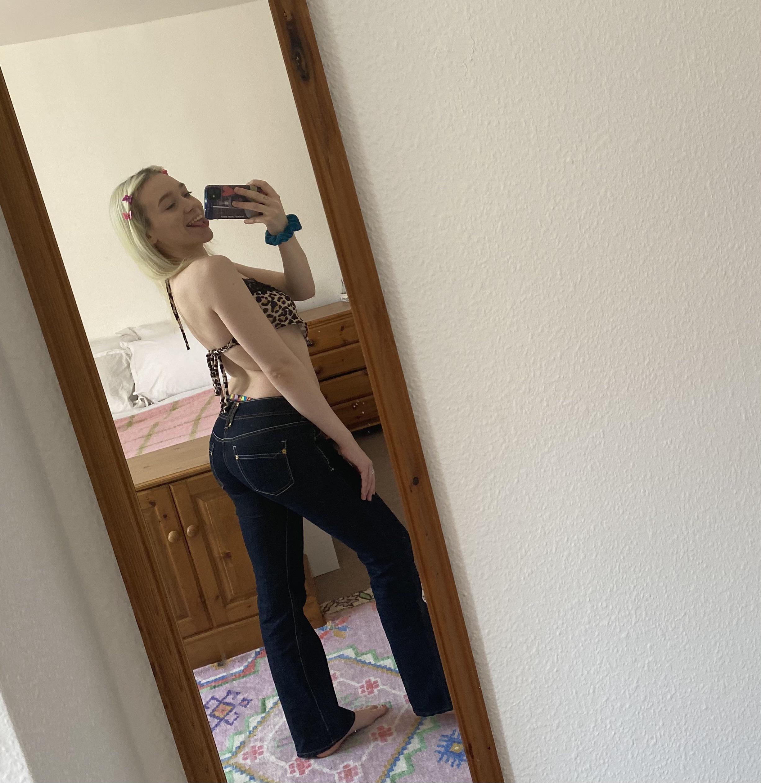 Tuesday... bum day? Have a good one! 🥰 | Scrolller