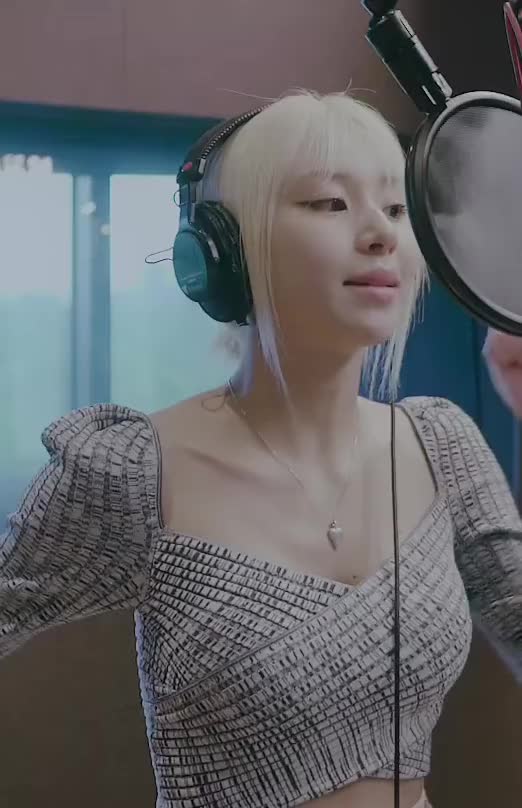 Twice - Chaeyoung Ft Jihyo And Momo | Scrolller