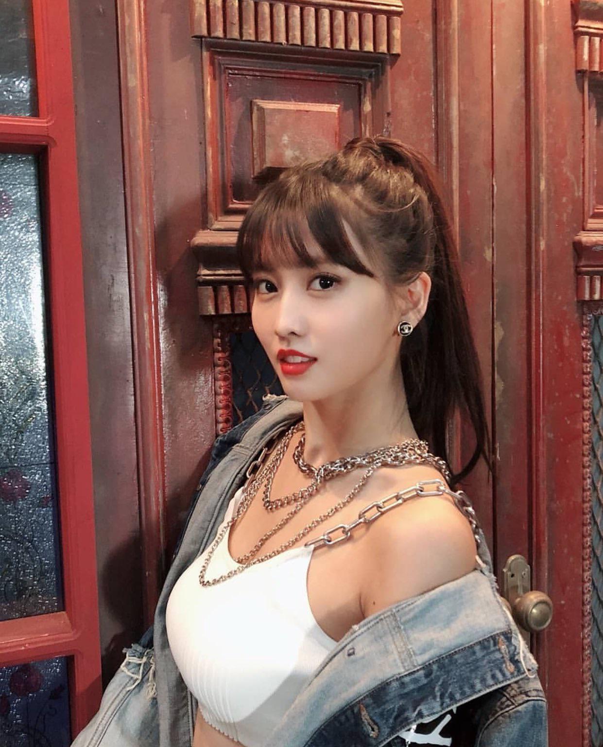 TWICE - Momo | Scrolller