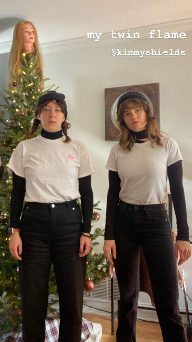 Twin flames | Scrolller