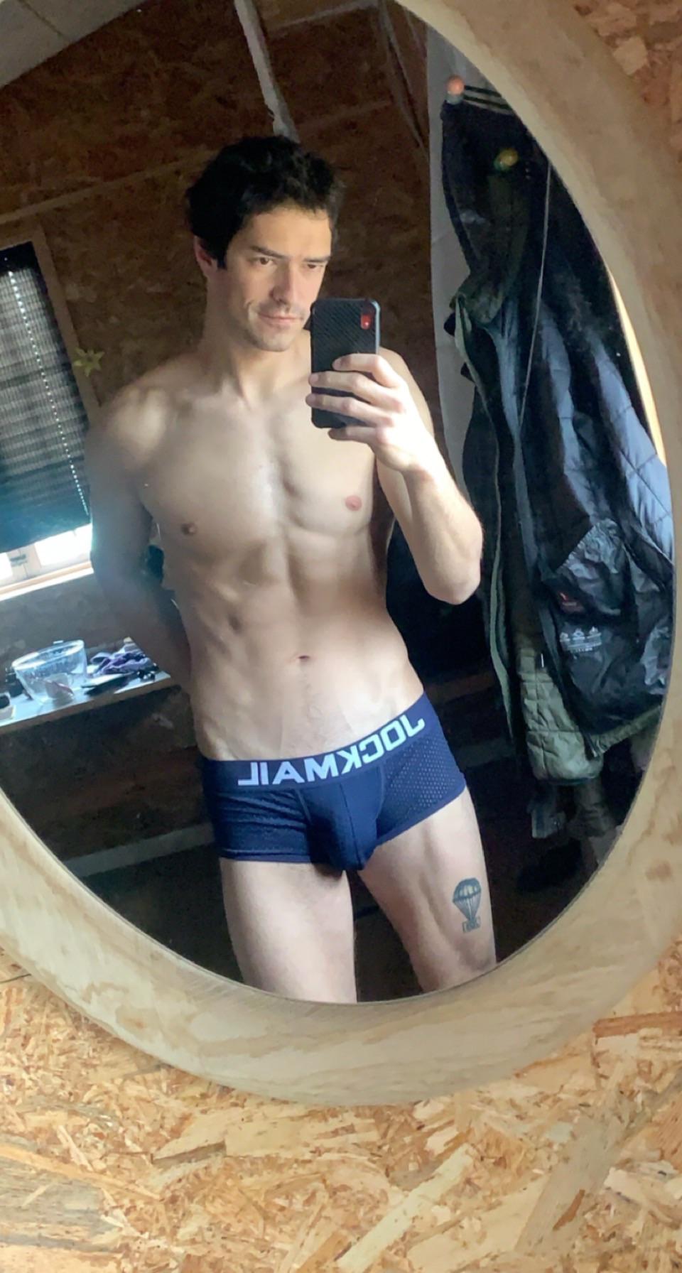 Twink or twunk? | Scrolller