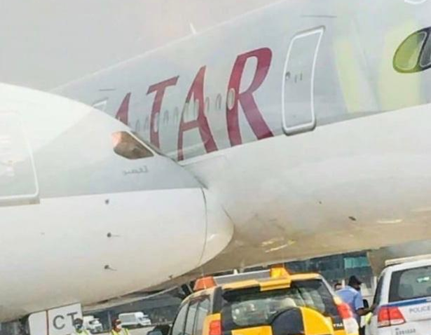 Two planes having a moment together | Scrolller