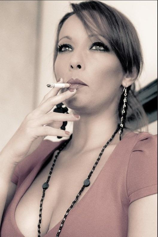 Two tone | Scrolller