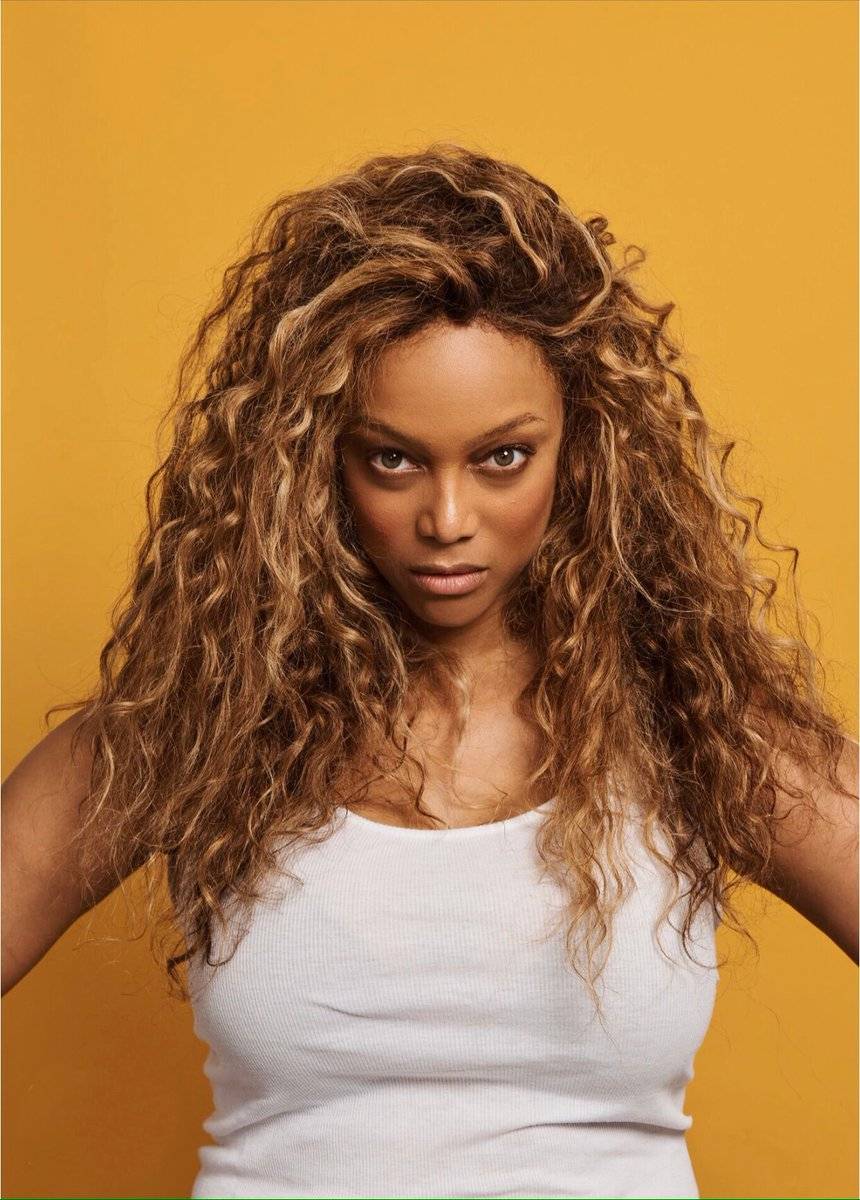 Tyra Banks | Scrolller