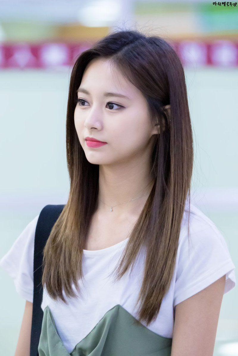 Tzuyu | Scrolller