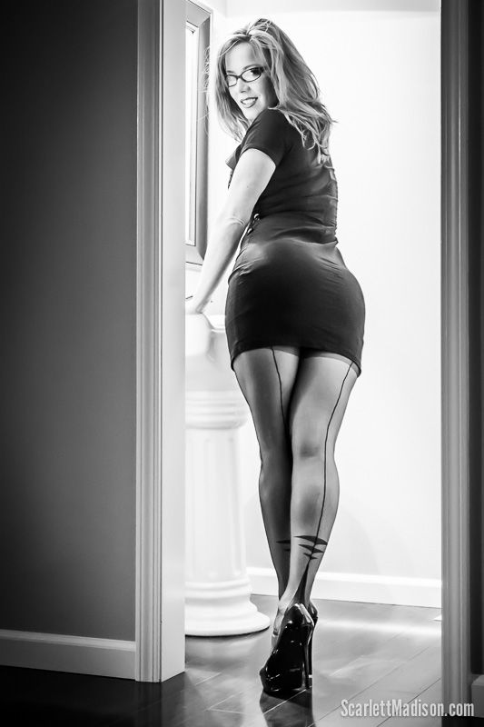 /u/ScarlettMadison's lines leading the way to a great ass | Scrolller