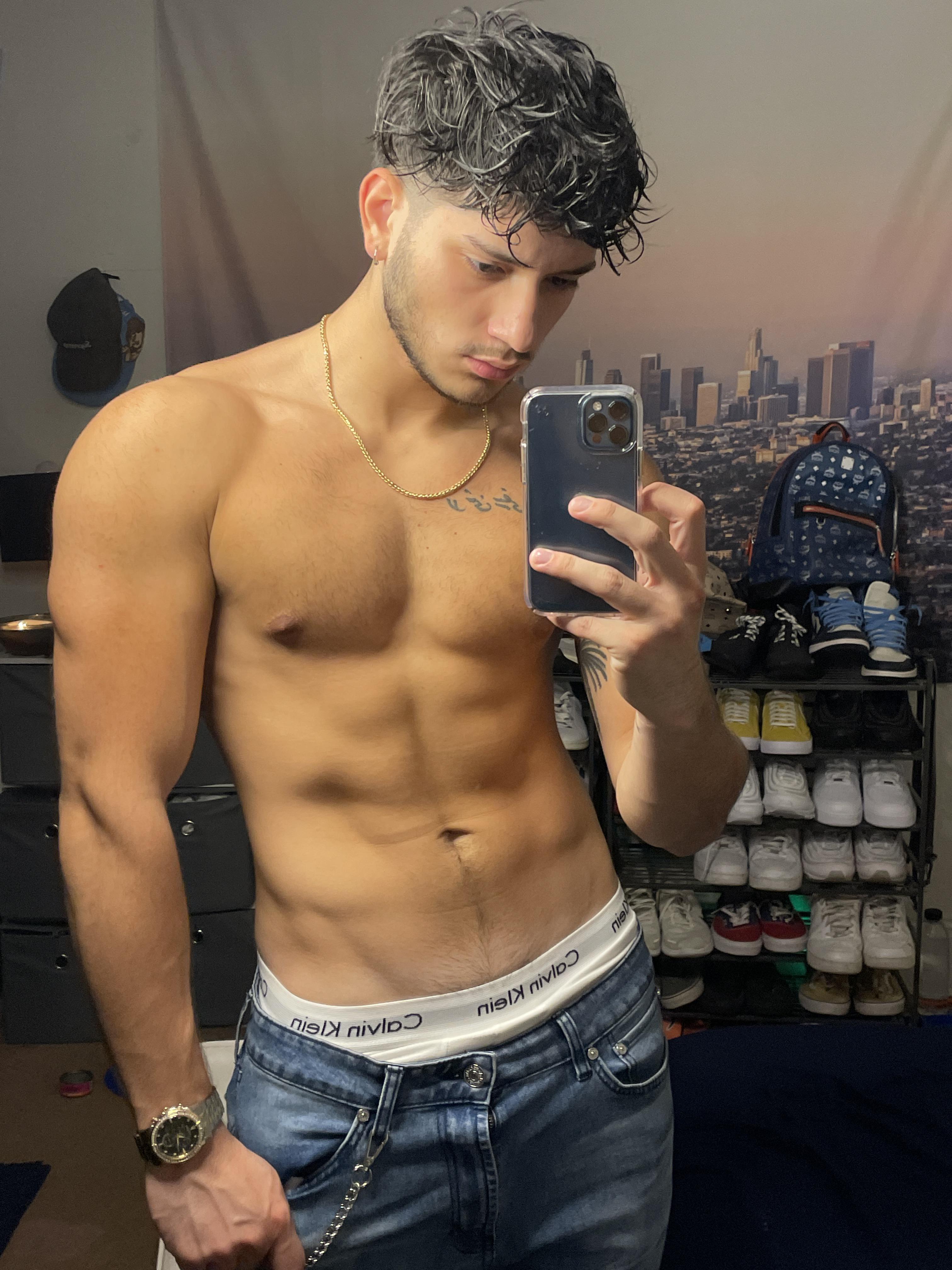 💪🏼 | Scrolller