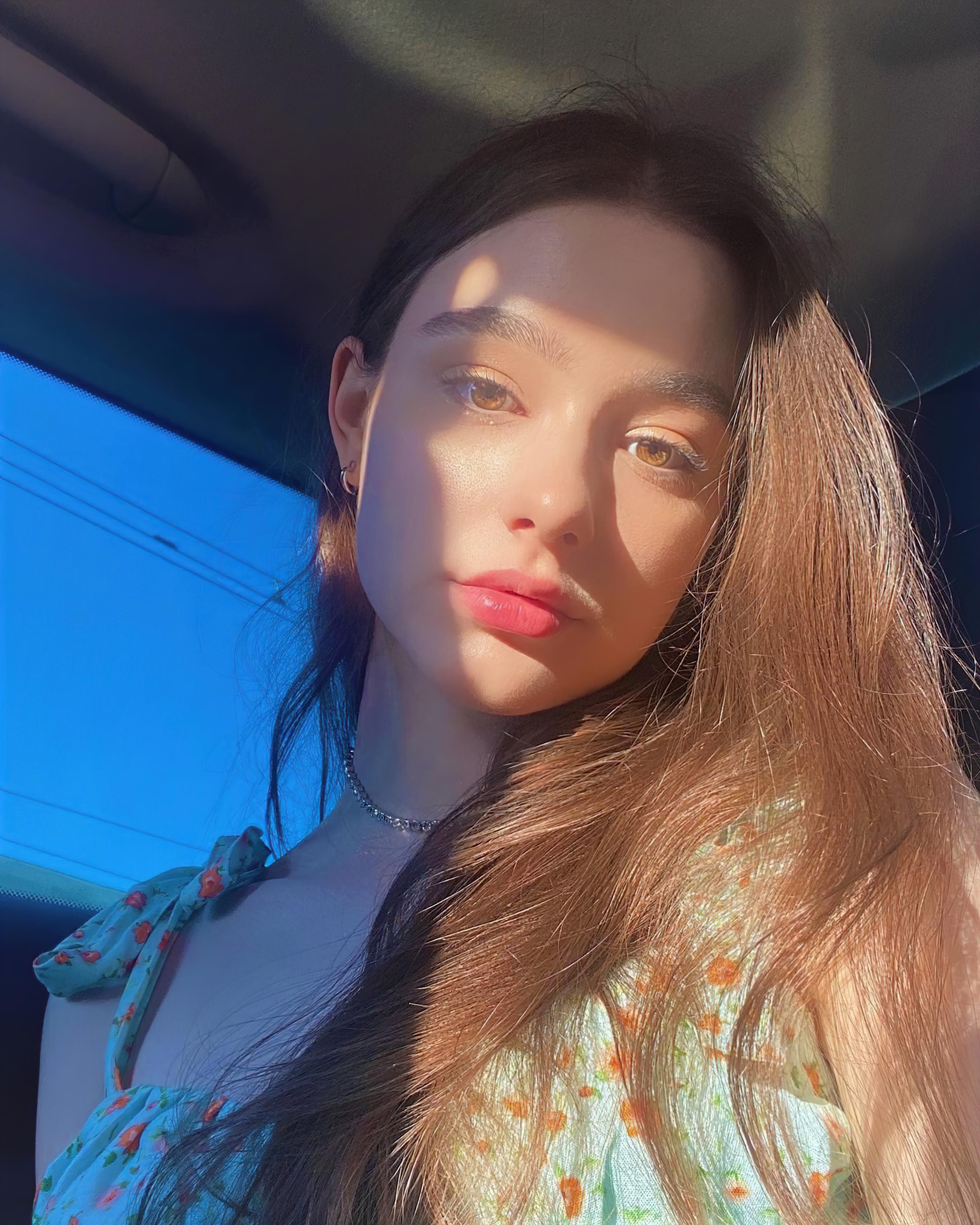 Dasha Taran | Scrolller