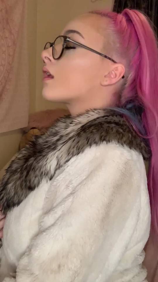 Kinky reveal | Scrolller