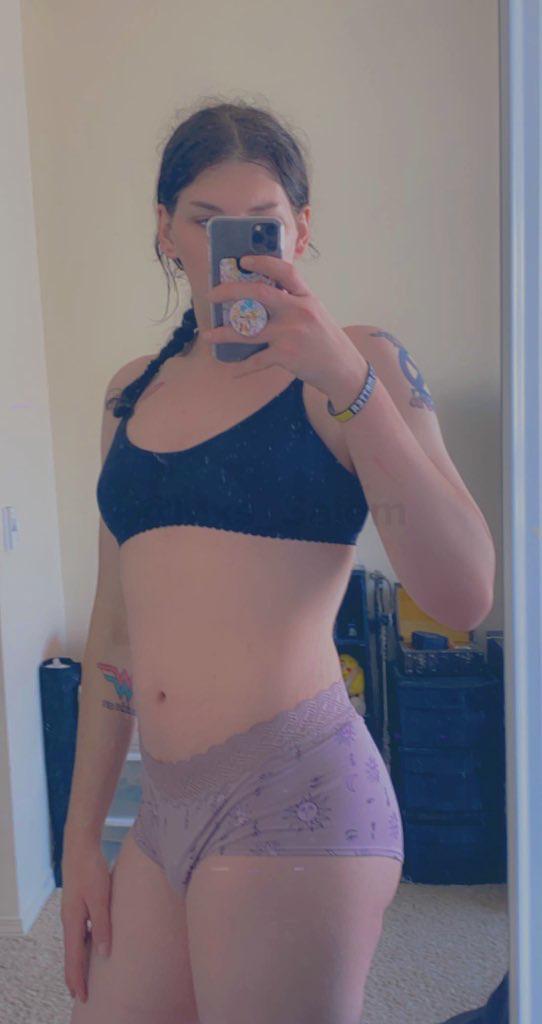 Can we cuddle 🌛 | Scrolller