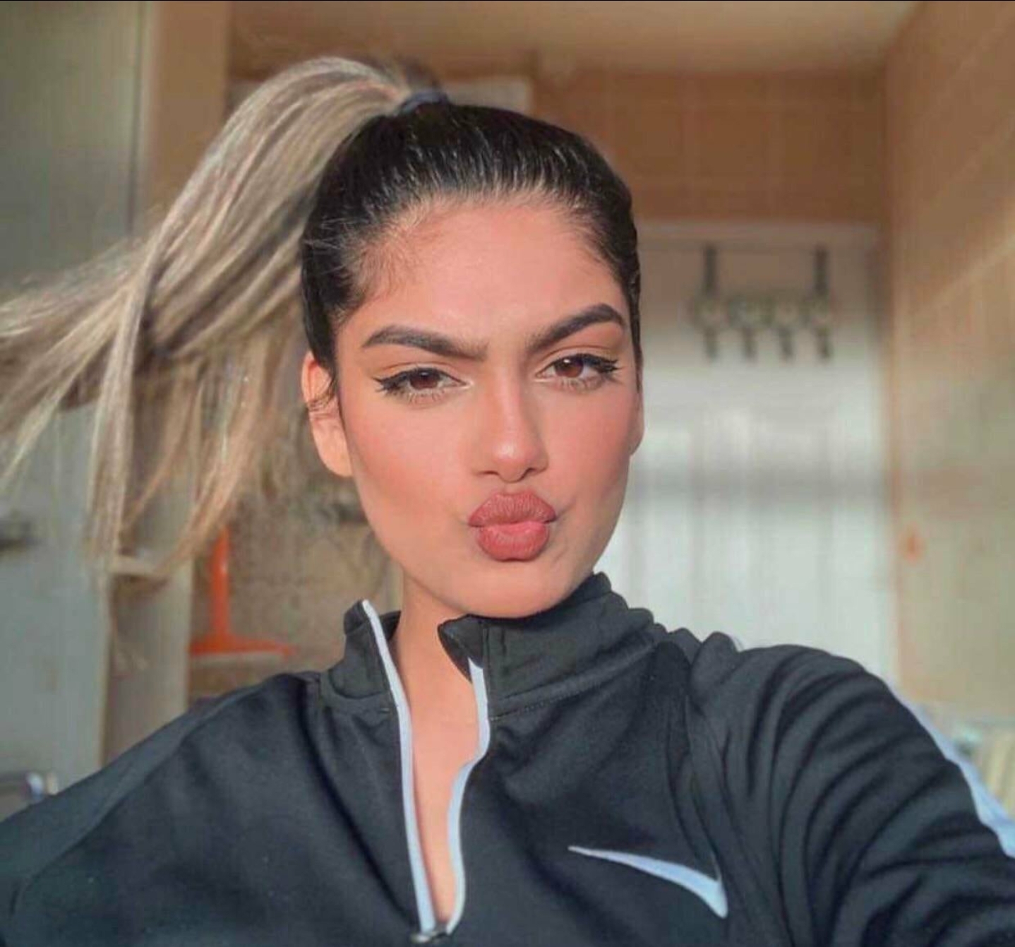 Up vote for dirtier pictures. 🐒 | Scrolller