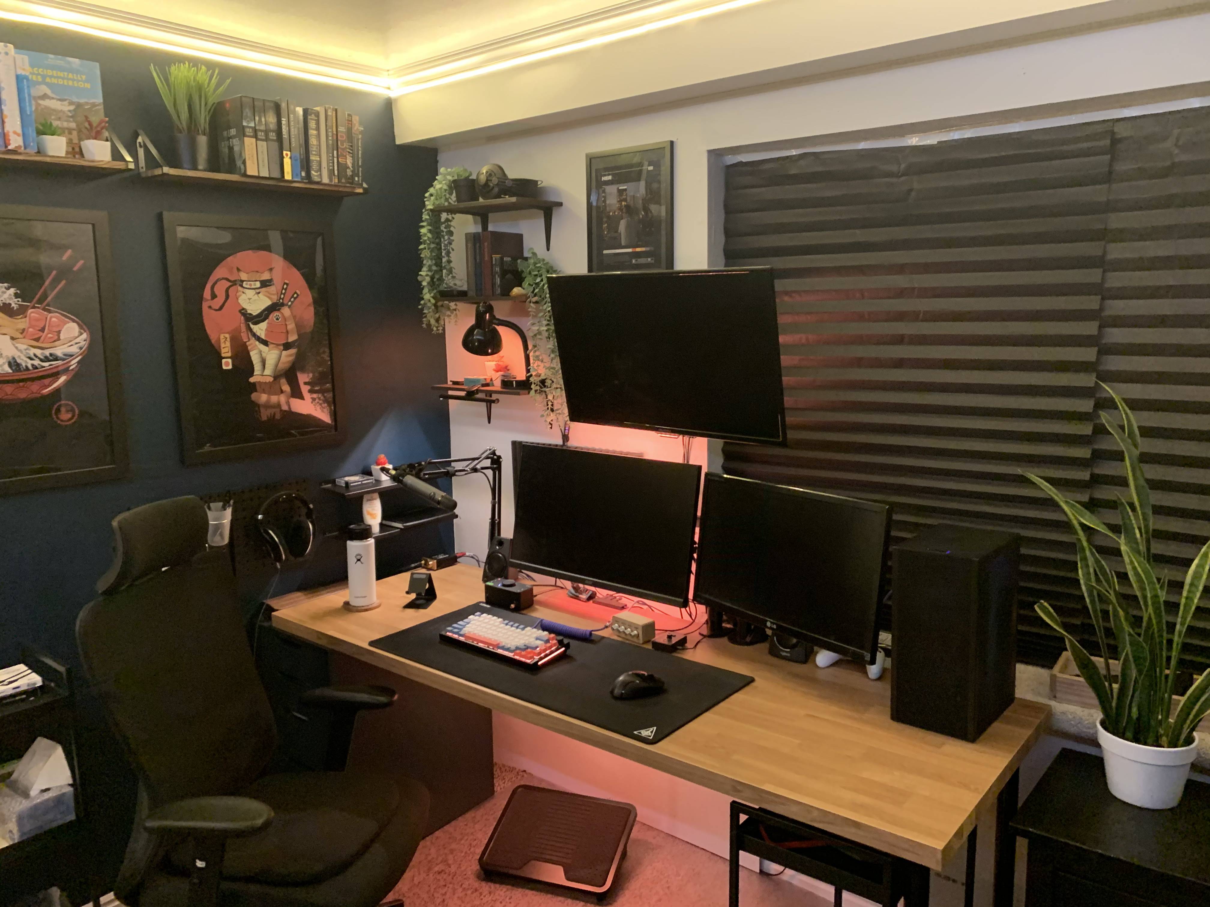 Updated setup with new case and new tabletop to be more space efficient | Scrolller