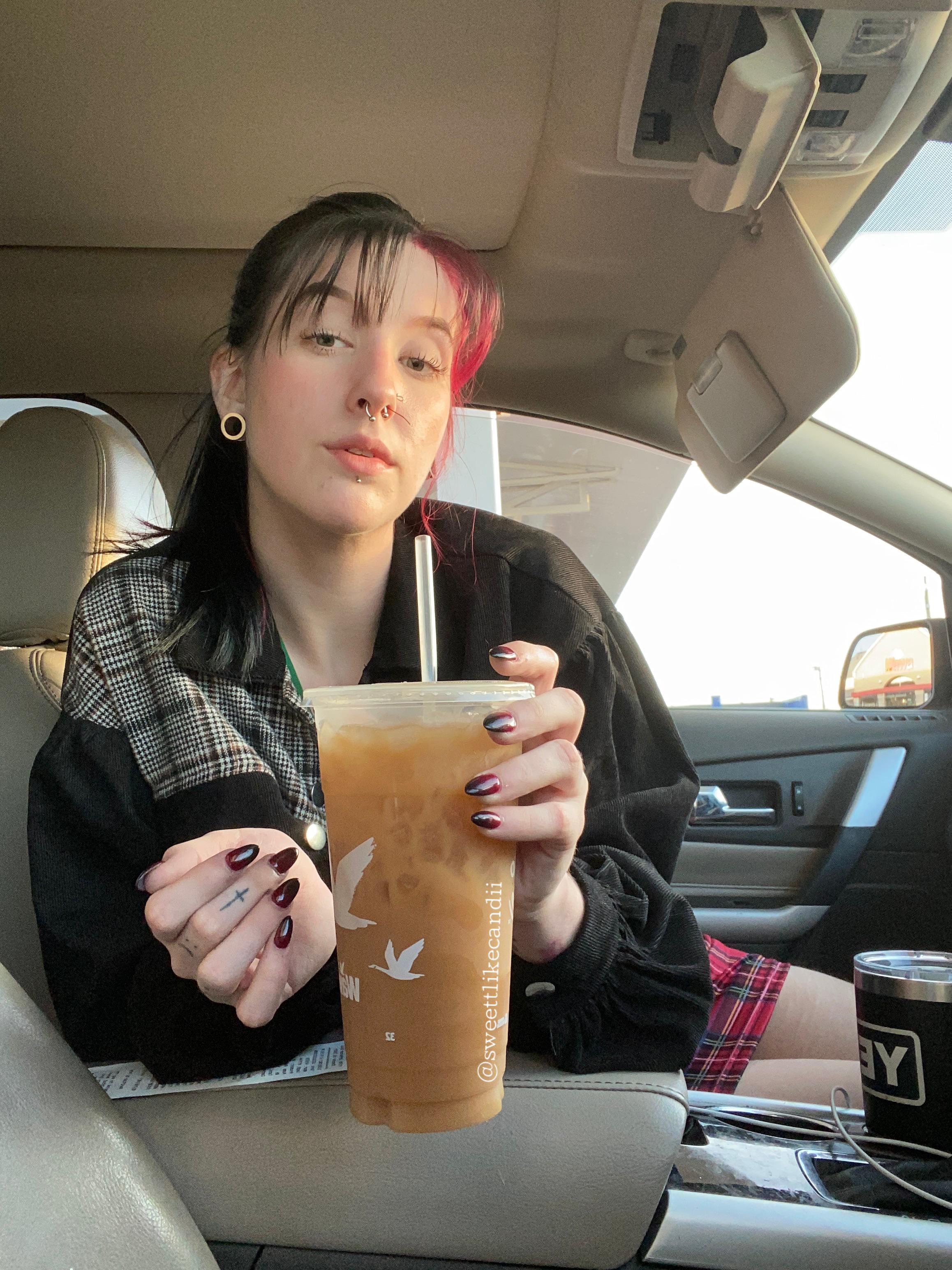 Ur basic iced coffee obsessed bitch | Scrolller