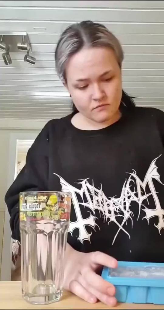 Preparing an iced beverage | Scrolller