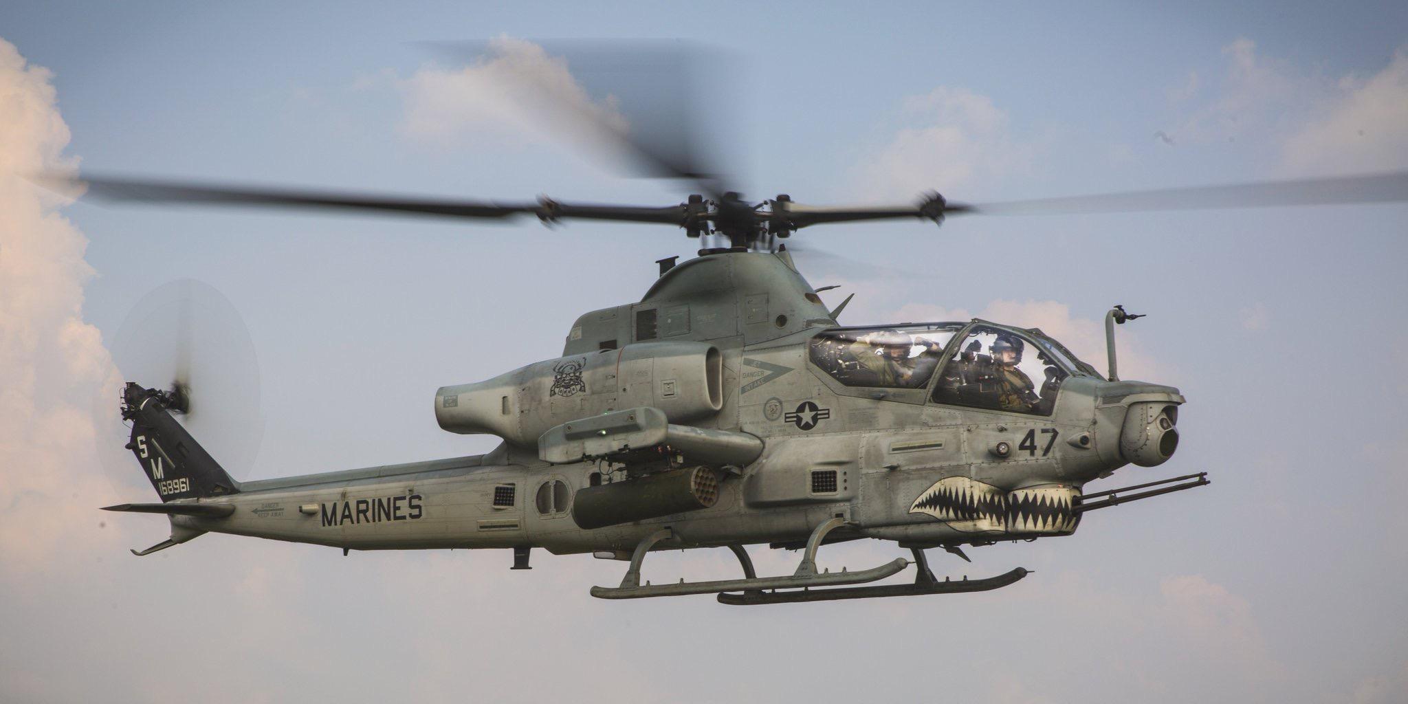 USMC AH-1Z Viper [2048 x 1024] | Scrolller