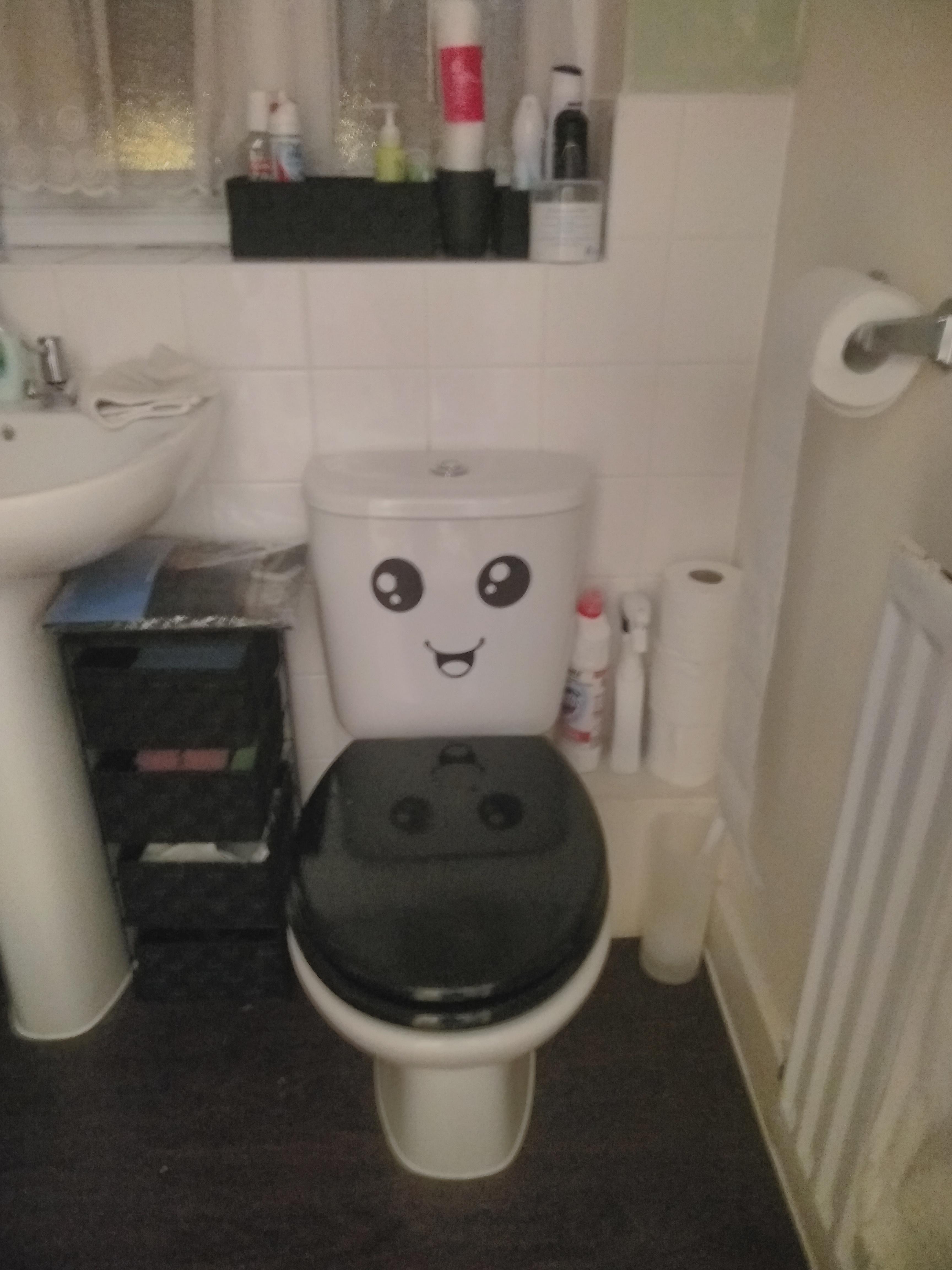 Uwu toilet | Scrolller
