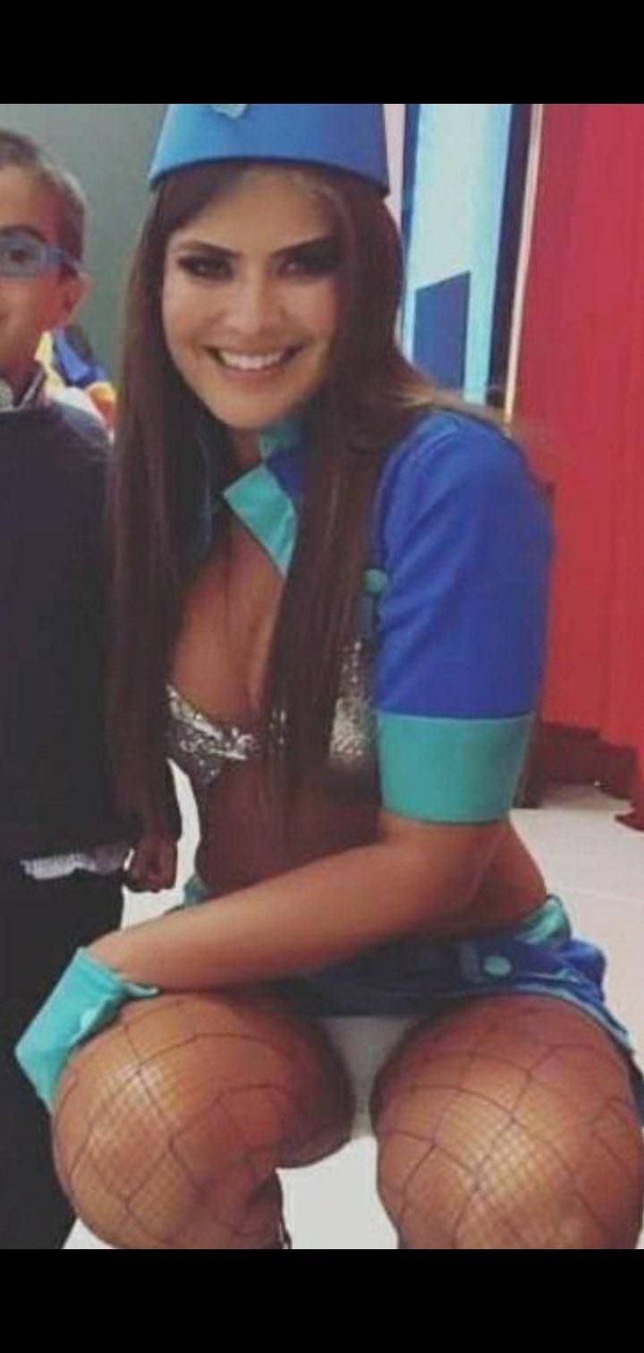 Vanessa Claudio | Scrolller