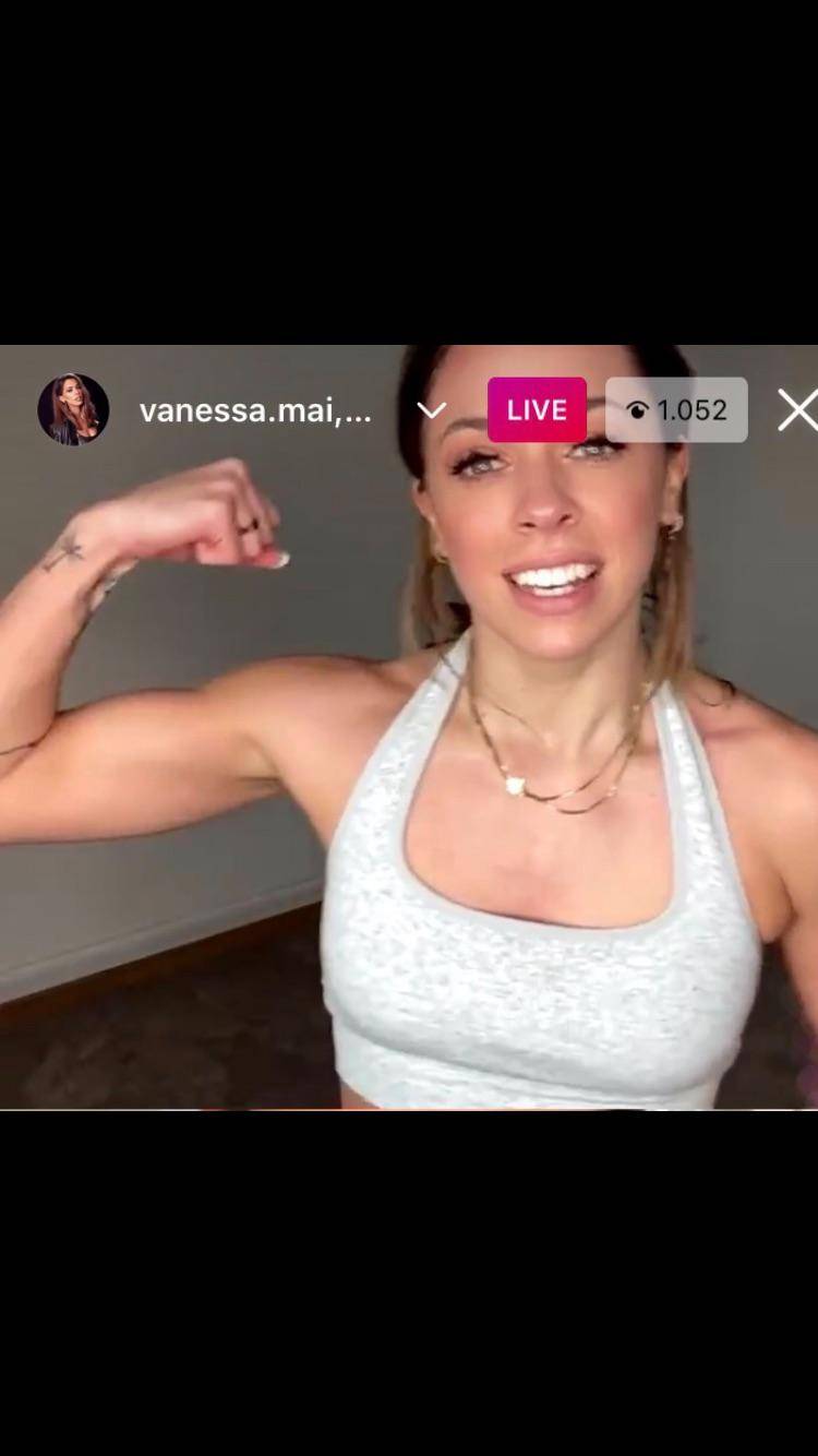 Vanessa Mai Bizeps | Scrolller
