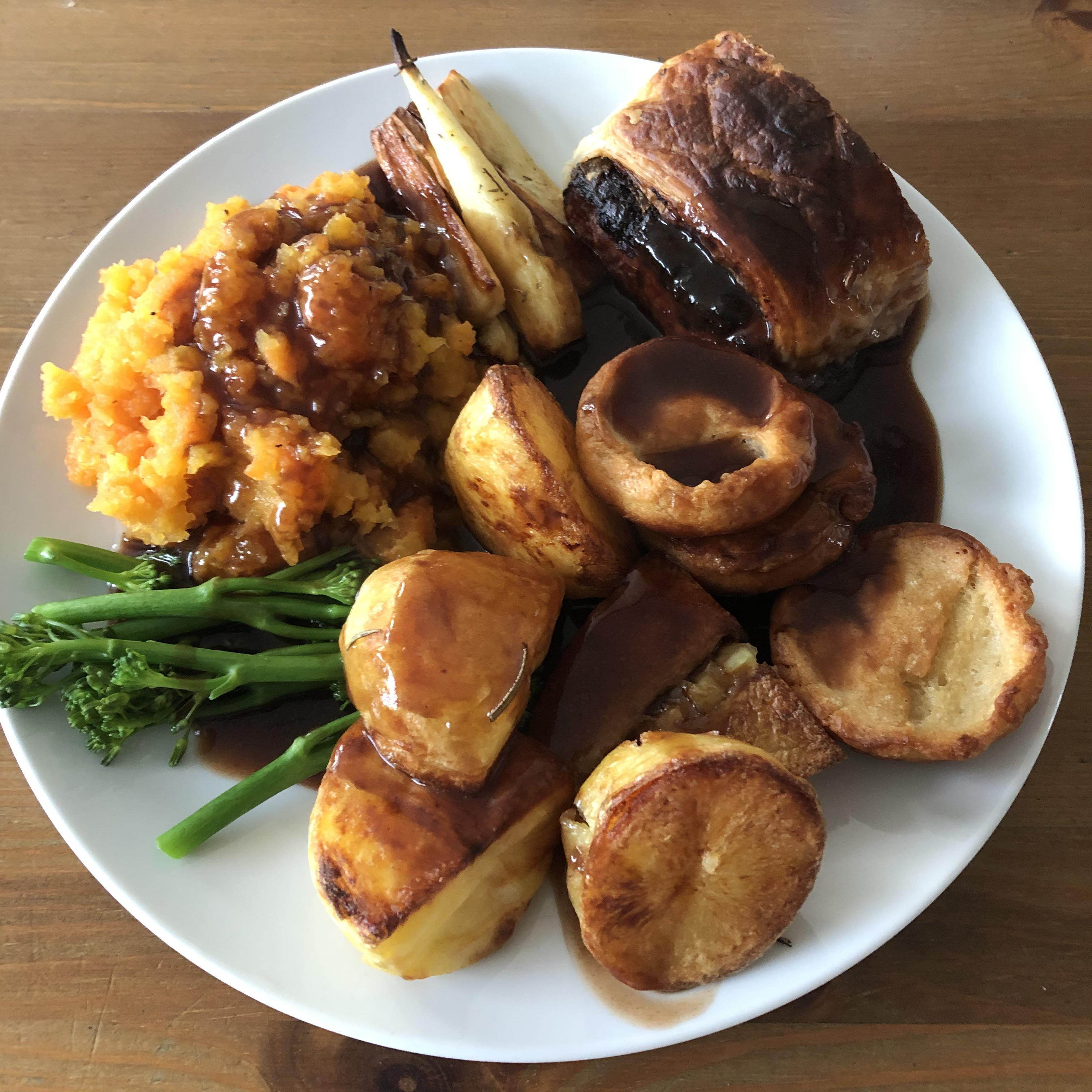 Discover more like FoodPorn: Vegan Sunday Roast and Related Content | Scrolller
