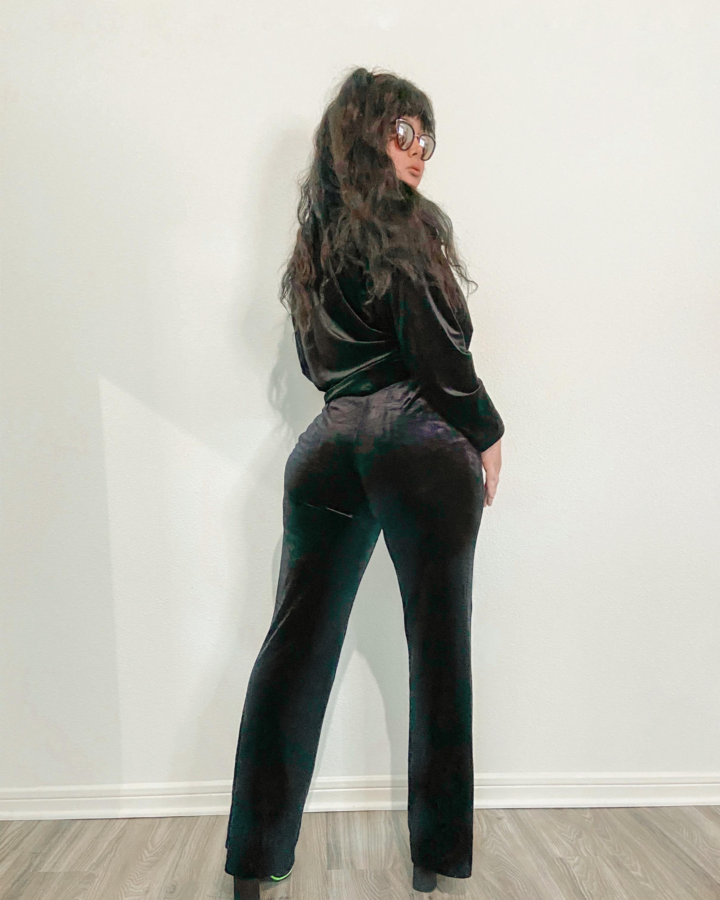 Touch this velvet | Scrolller