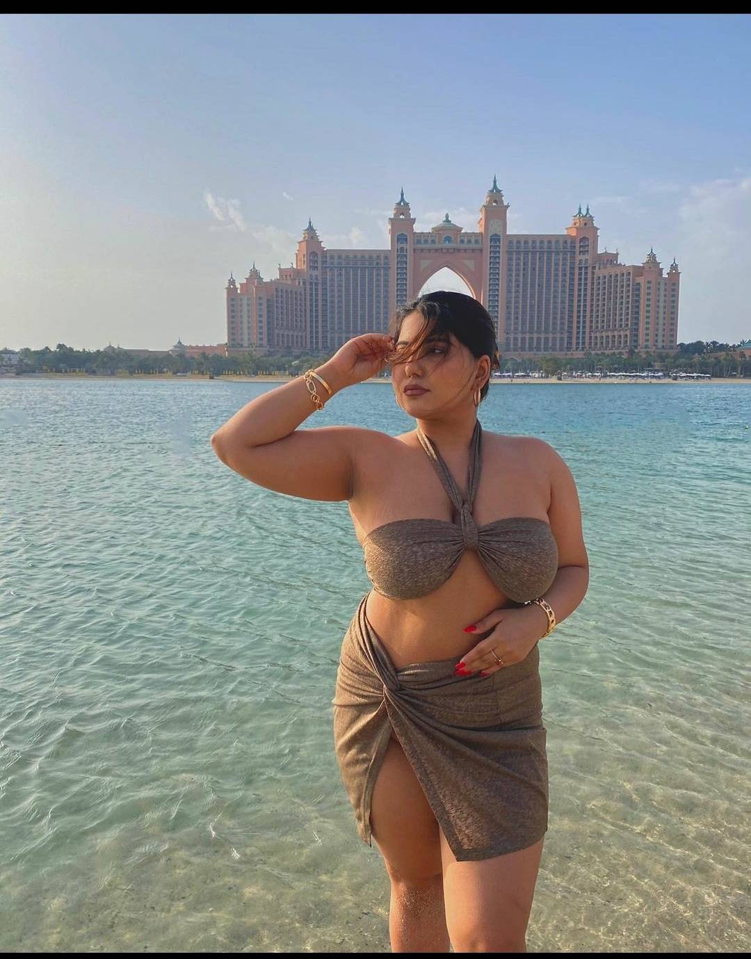 Verasaachi onlyfans collection | Scrolller