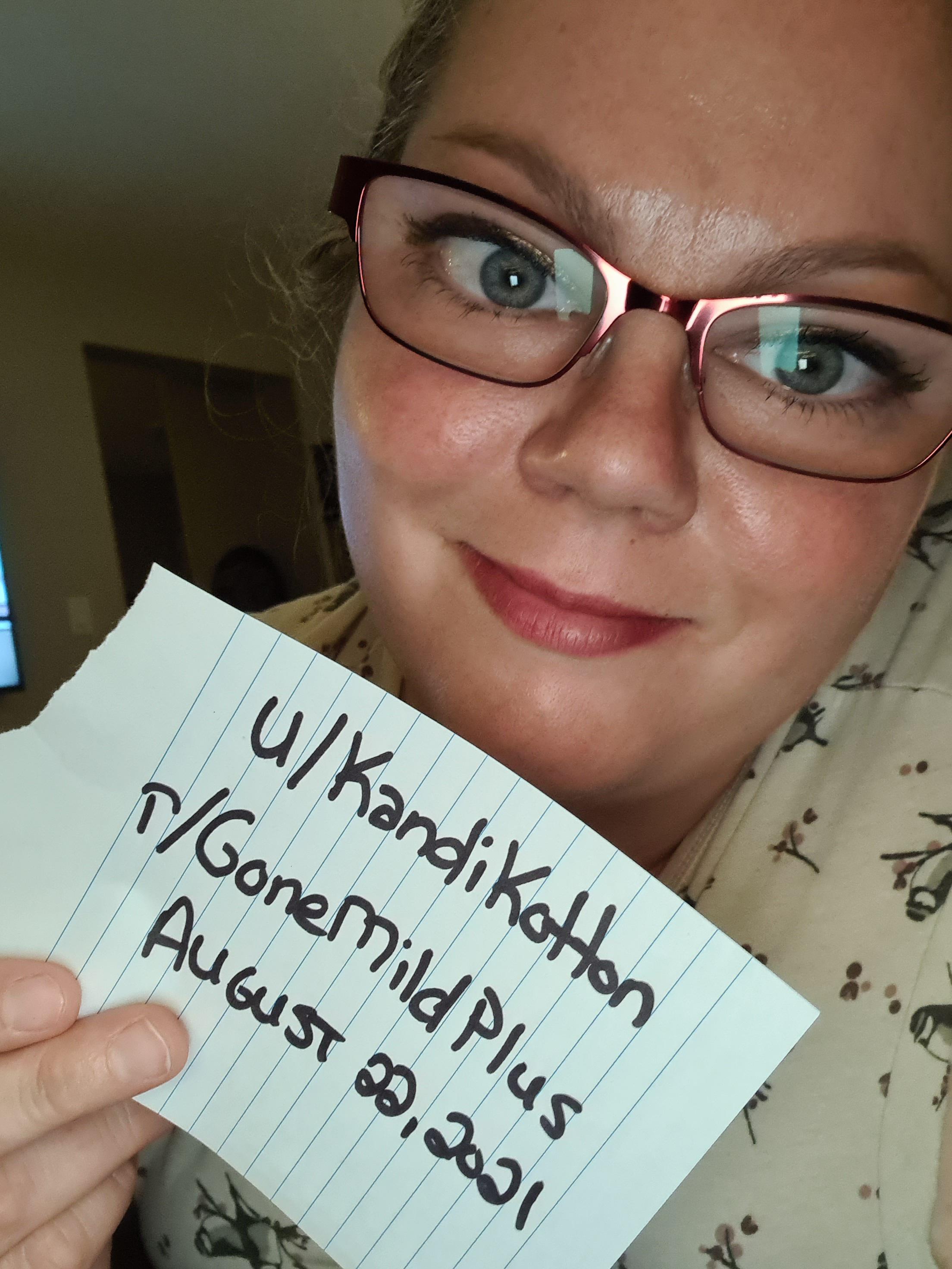 Verification Photo Scrolller