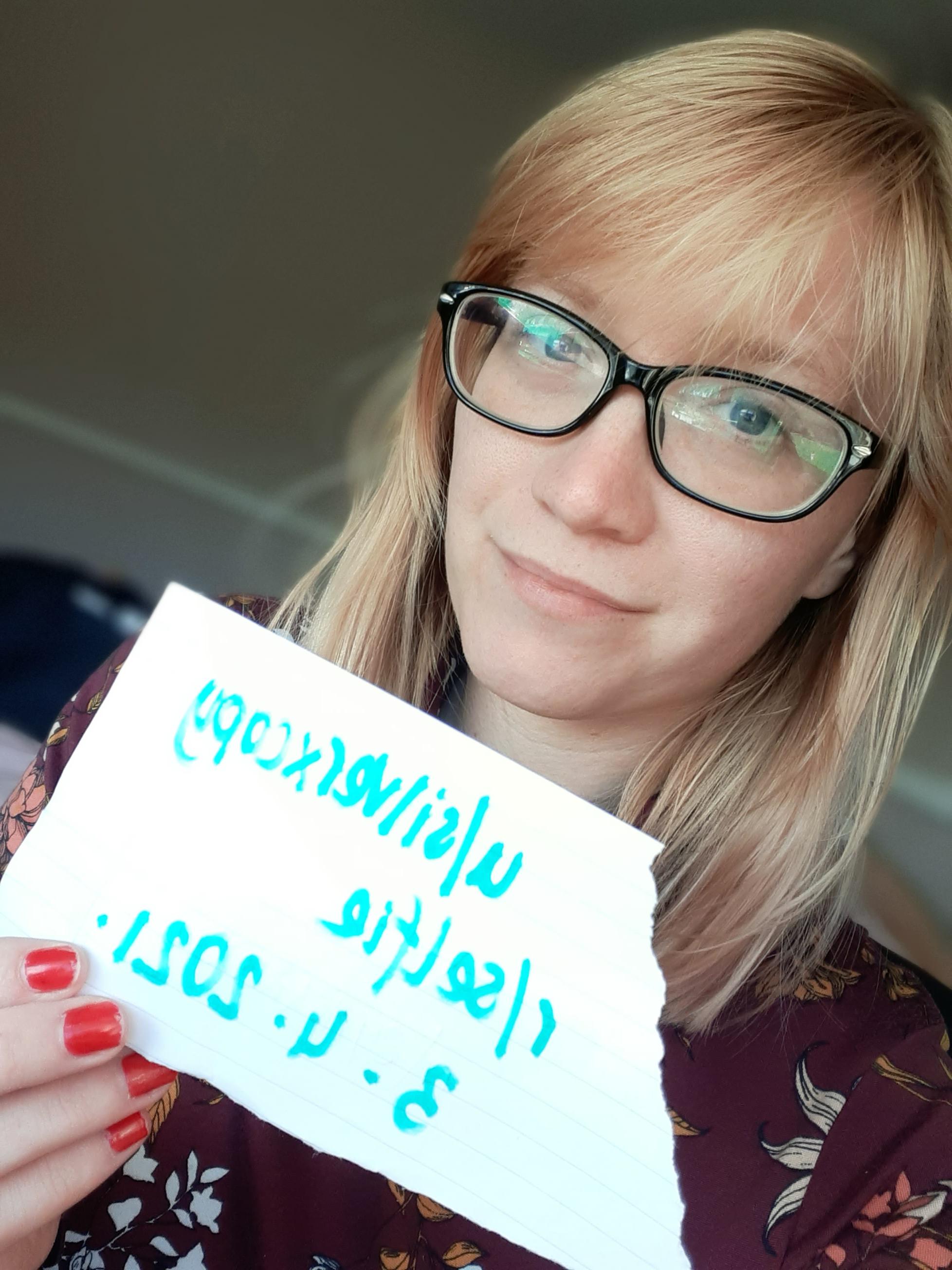 Verification request [F] [24] | Scrolller
