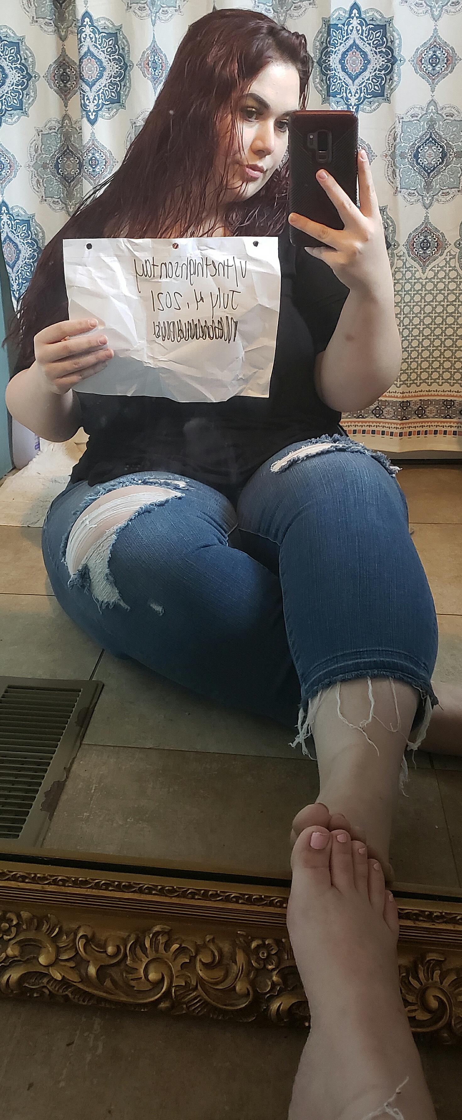 Verify me | Scrolller