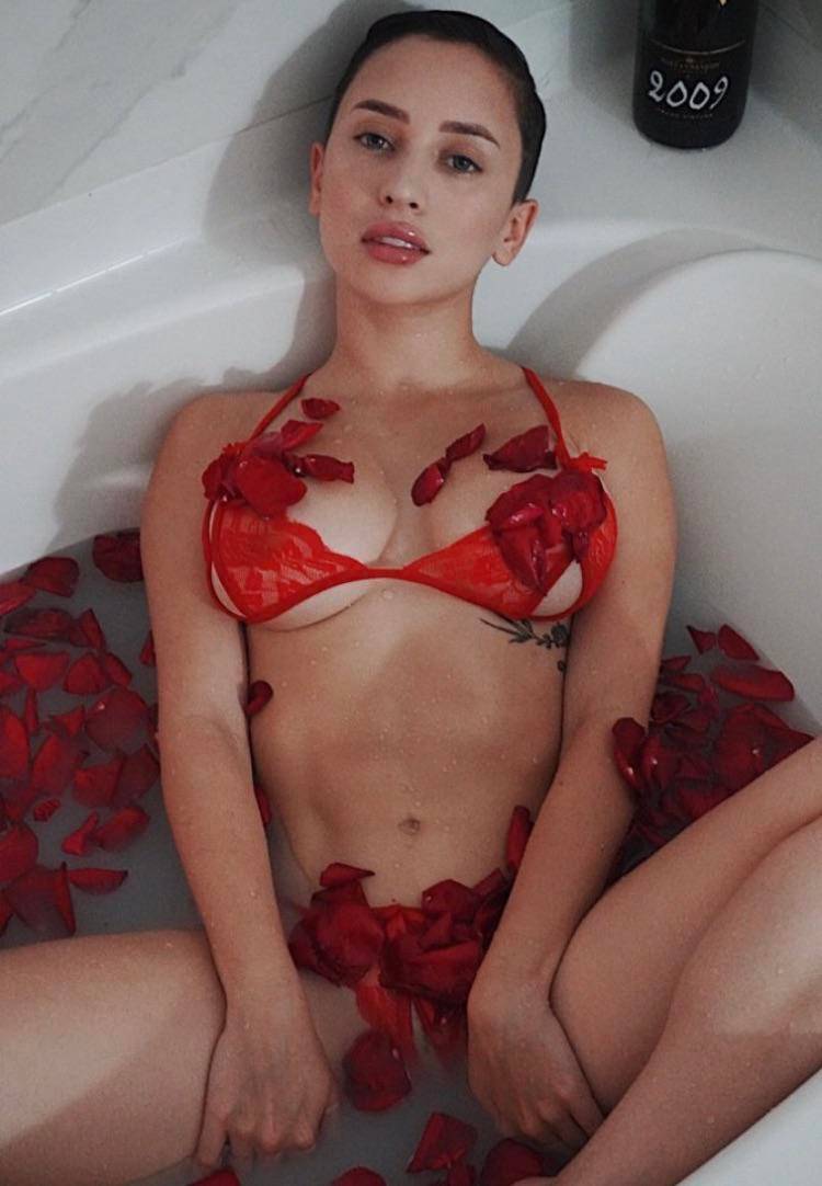 Veronica Perasso New File | Scrolller