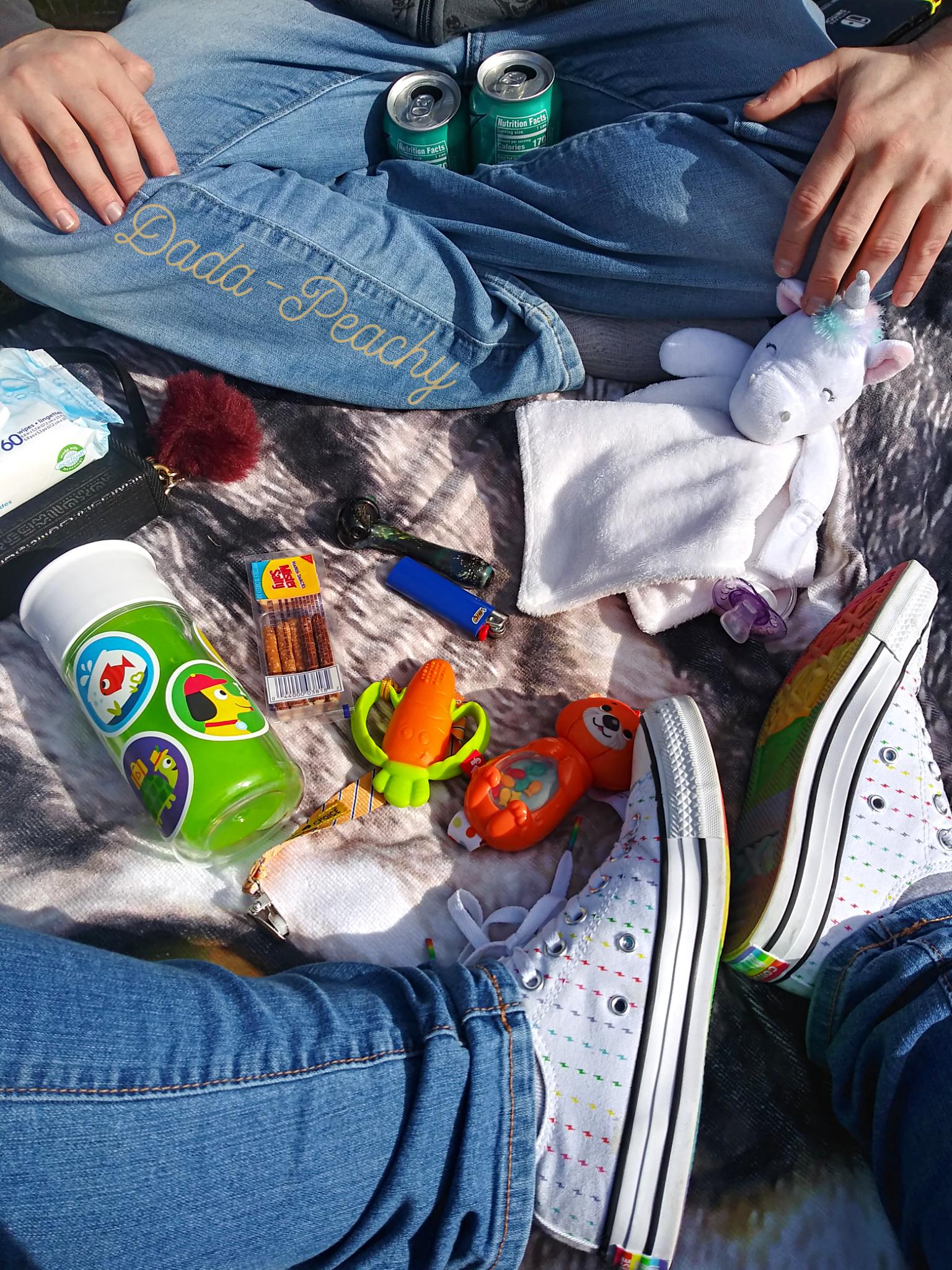 Vibe session with dada in the park! ~Peachy | Scrolller