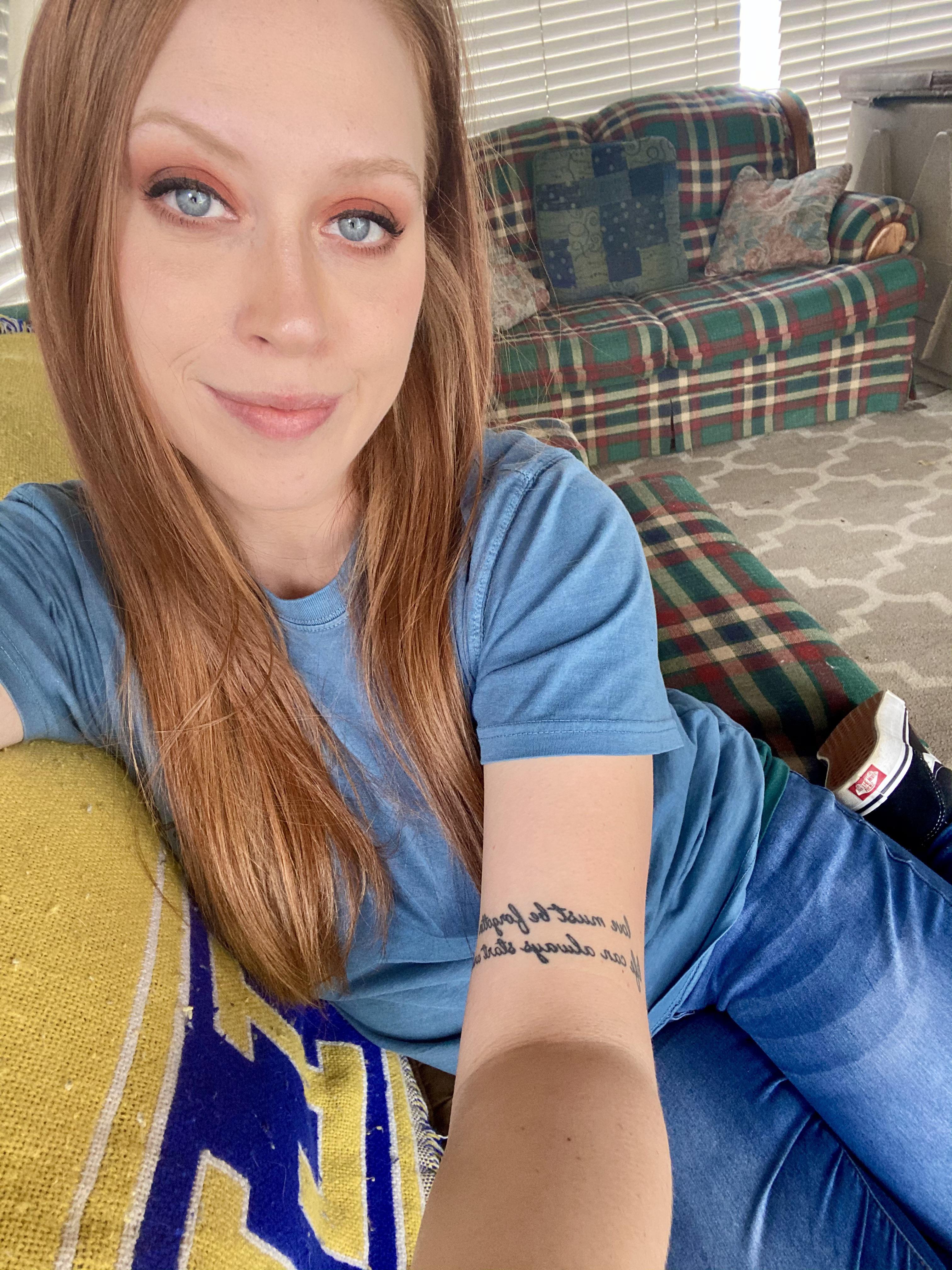 vibin 🎶 | Scrolller