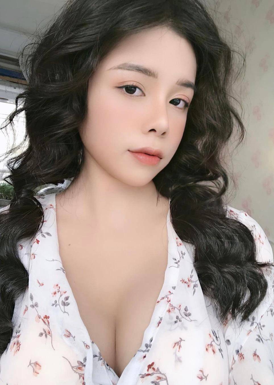 Vietnamese Pokimane | Scrolller