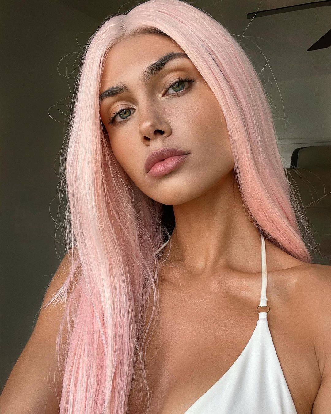 Pink wig | Scrolller