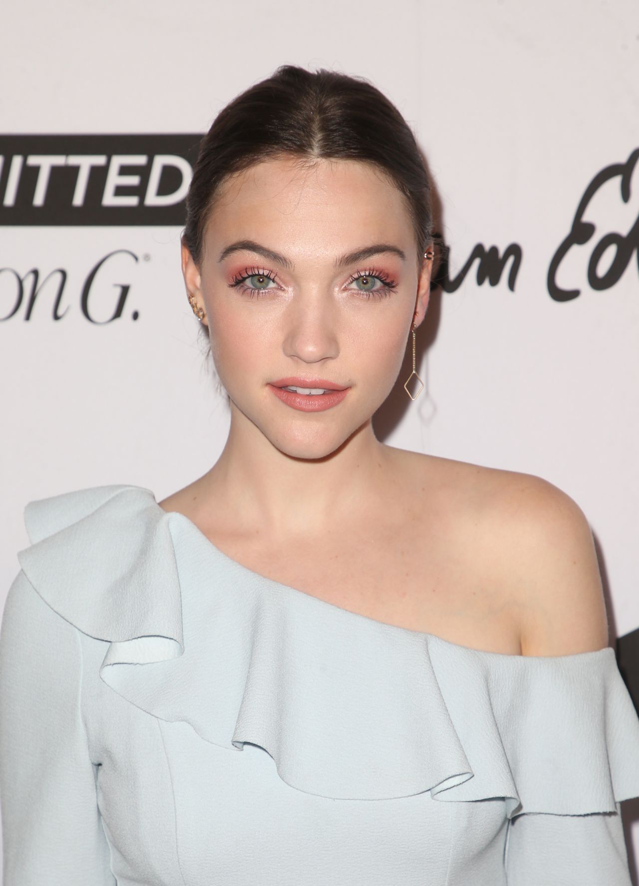 Violett Beane | Scrolller
