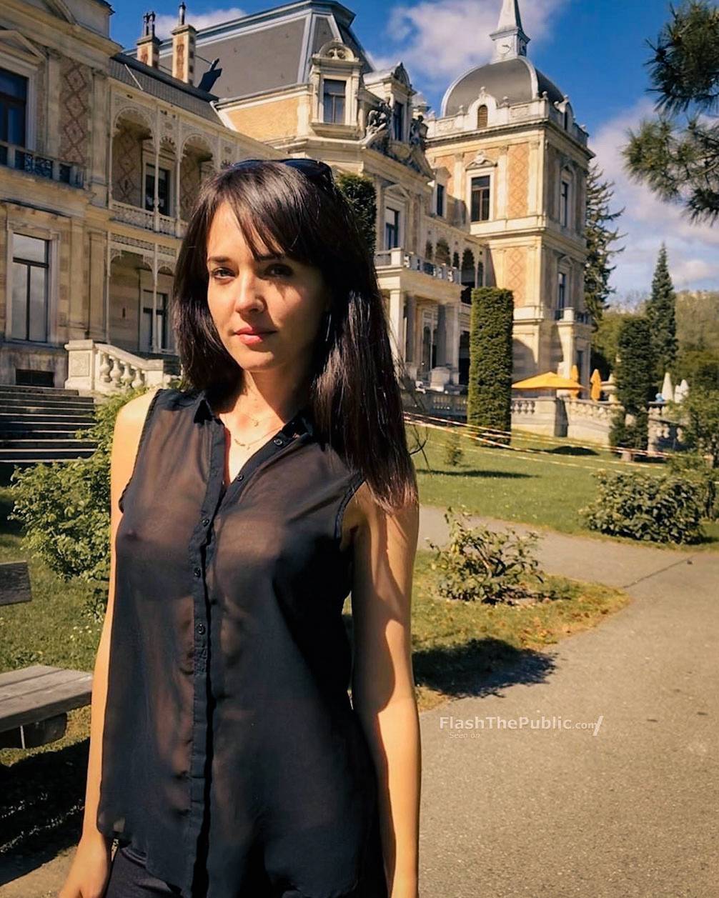 VIP Tour Guide | Scrolller