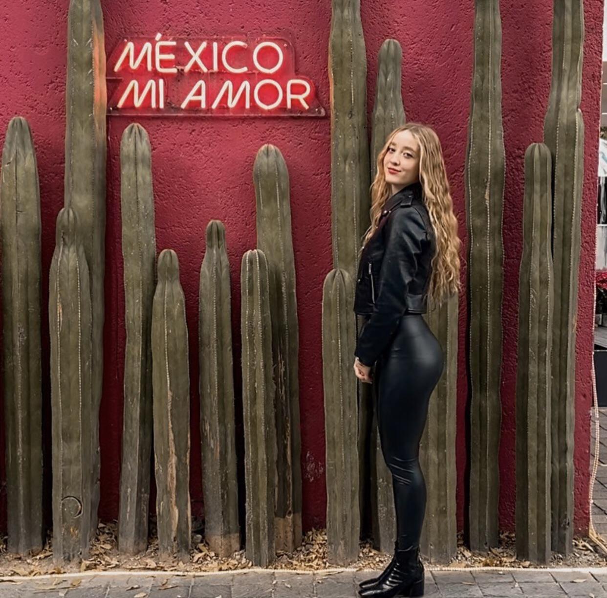 Viva Mexico | Scrolller