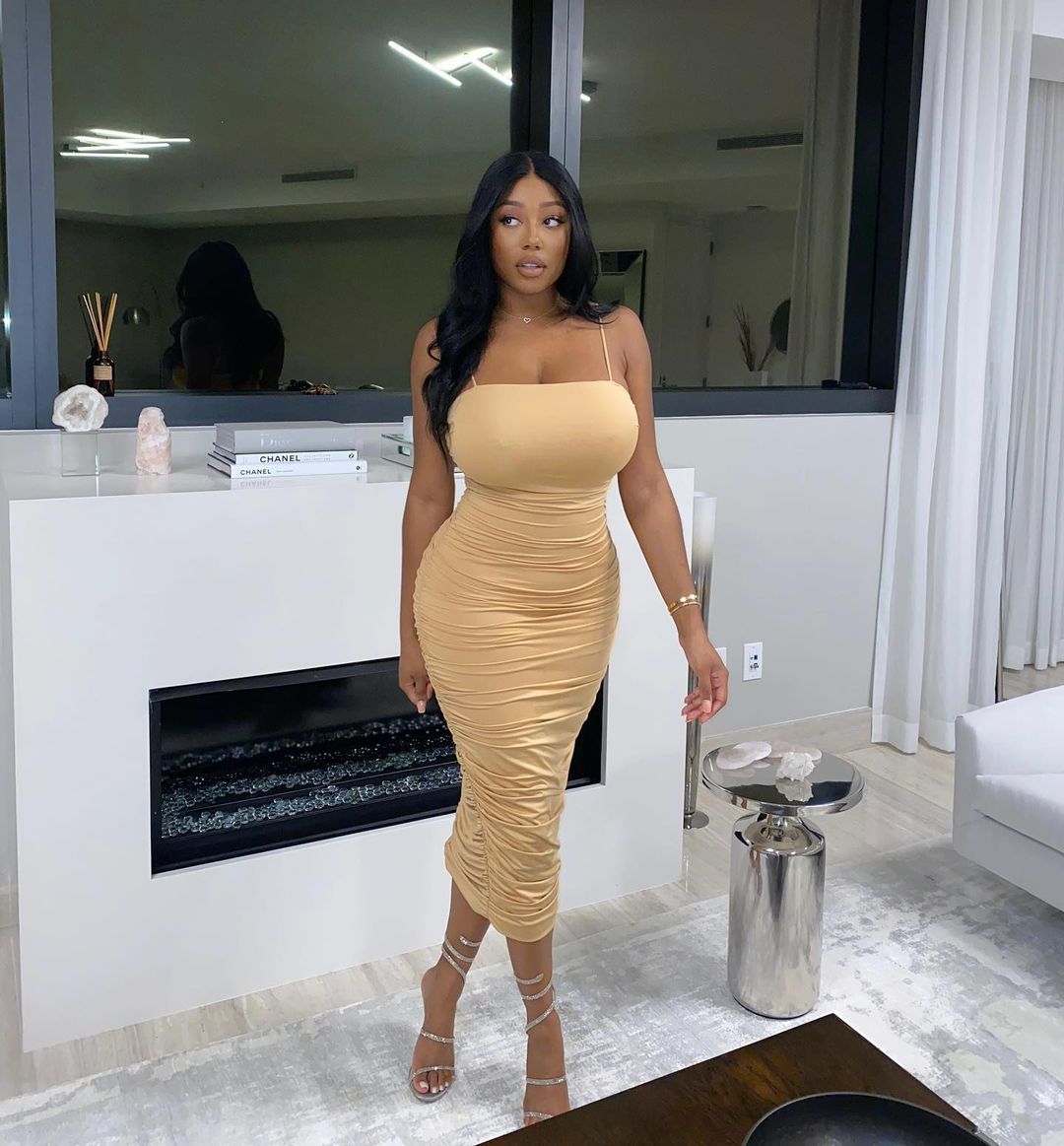 Vivi Panamera | Scrolller