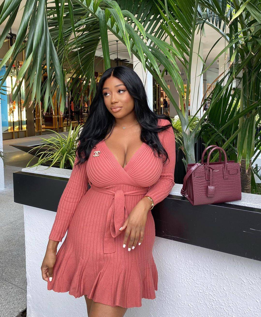 Vivi Panamera | Scrolller