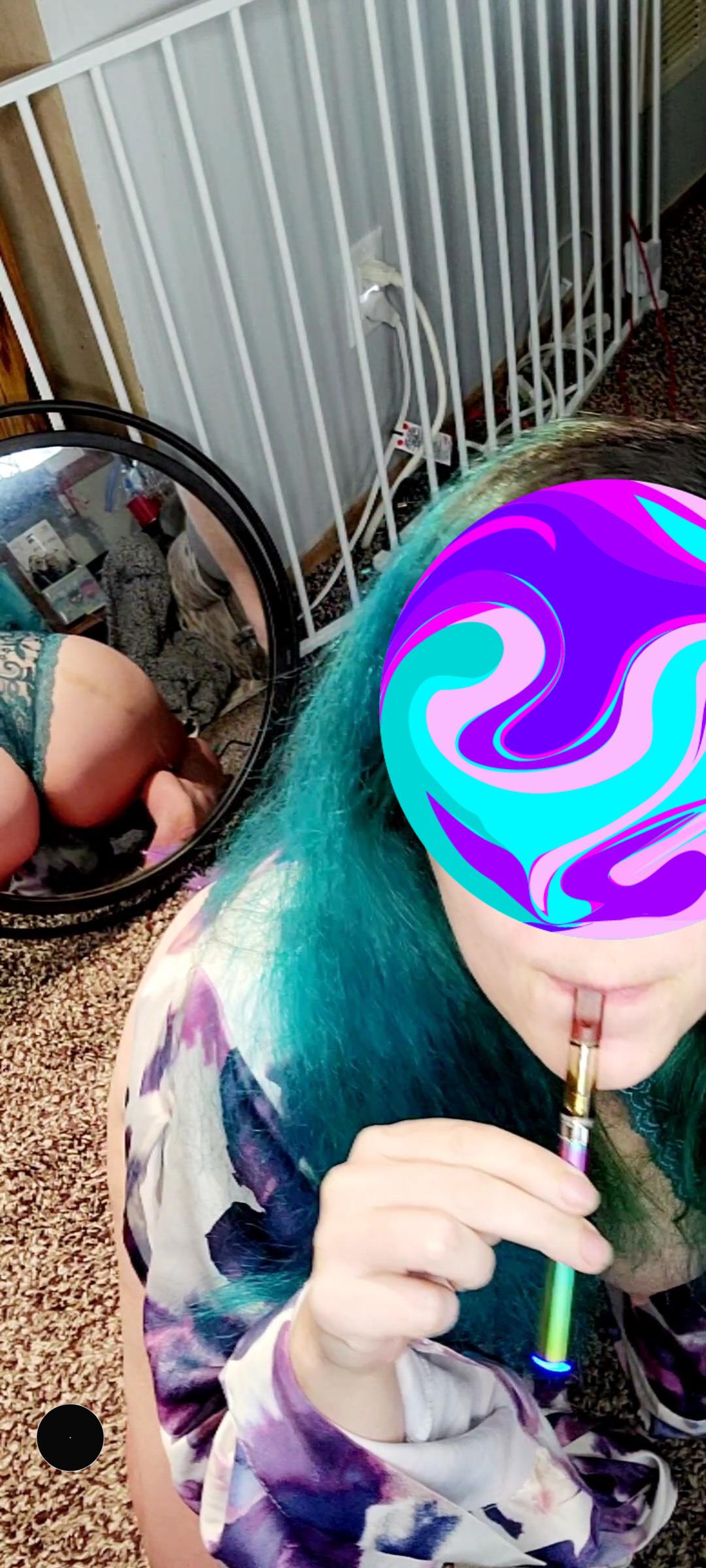 Wake and bake 33 f 36DD 5ft2 | Scrolller