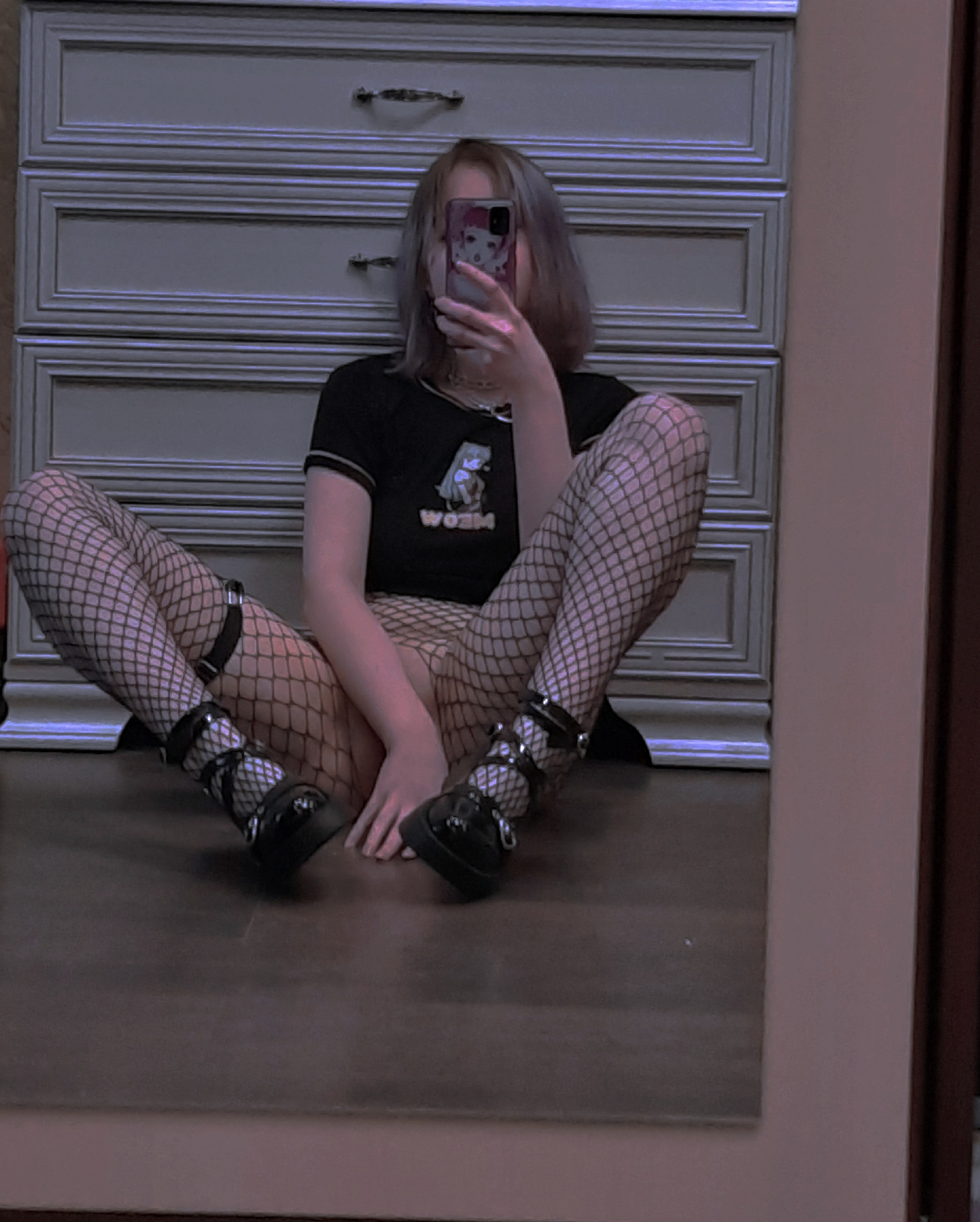 Should i remove my hand? | Scrolller