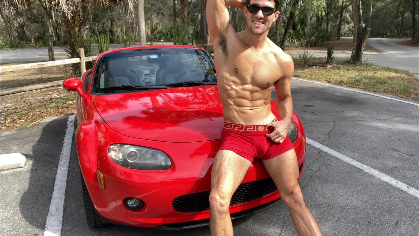 Wanna bury your face in this pit? | Scrolller