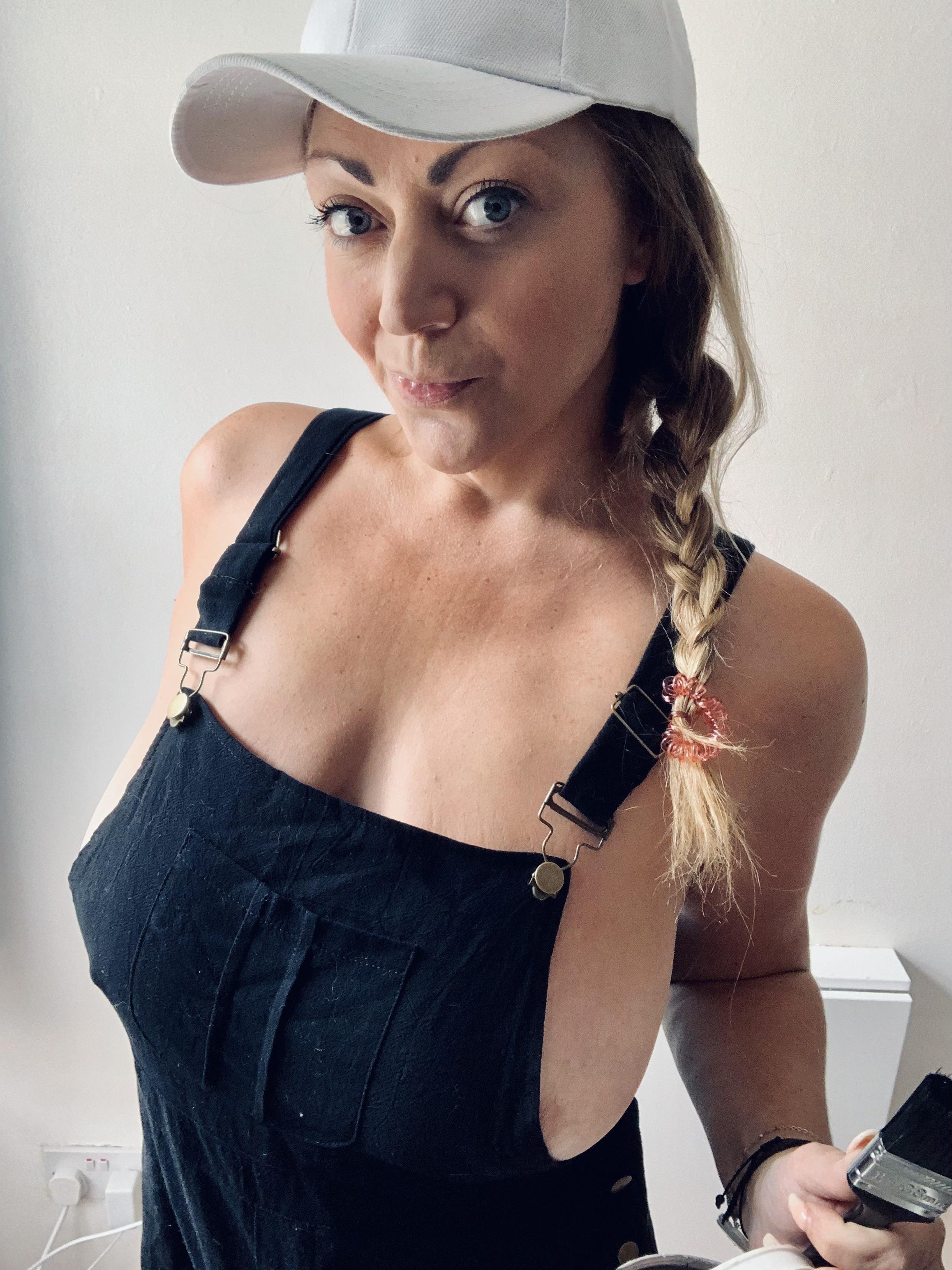 Wanna help me paint?.. | Scrolller