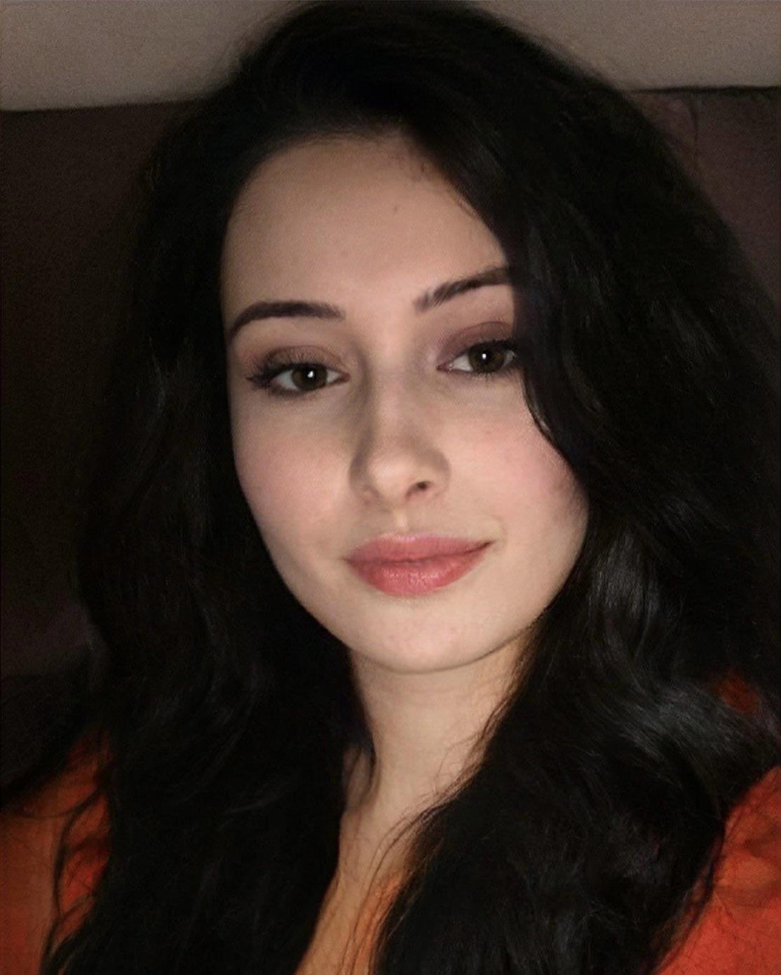 Wanna make out and cuddle? 😇 | Scrolller